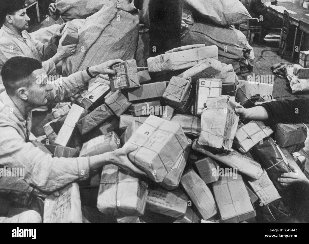 Army postal service hi-res stock photography and images - Alamy