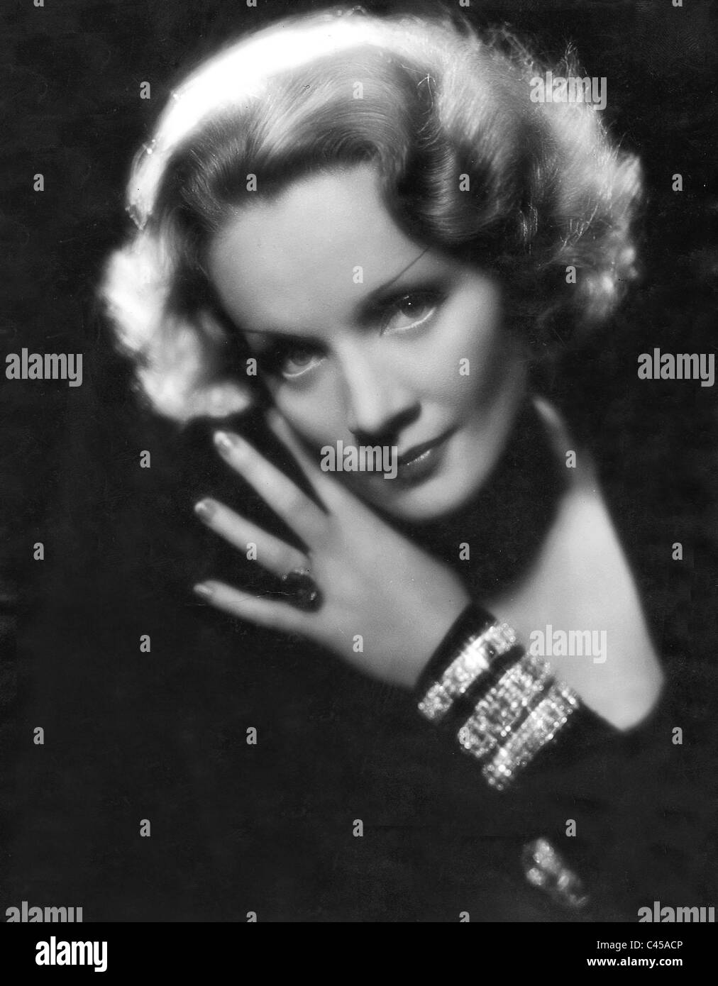 Marlene dietrich german american actress Black and White Stock Photos ...