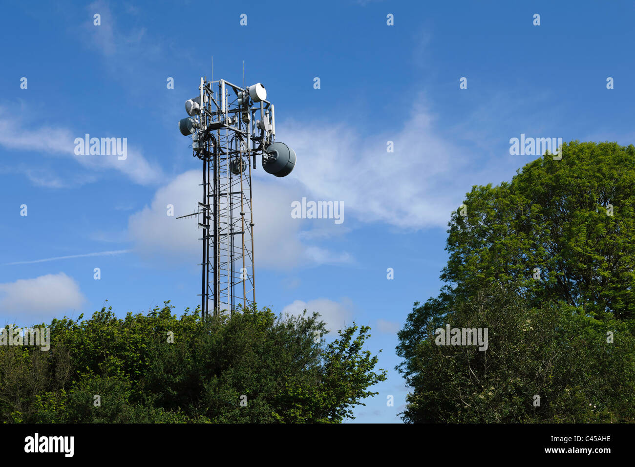 Communication tower uk hi-res stock photography and images - Alamy