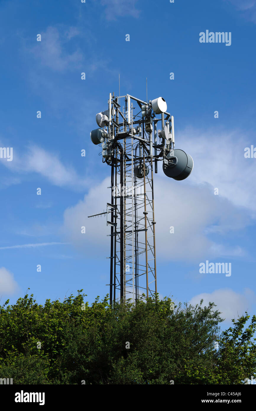 Communication tower uk hi-res stock photography and images - Alamy