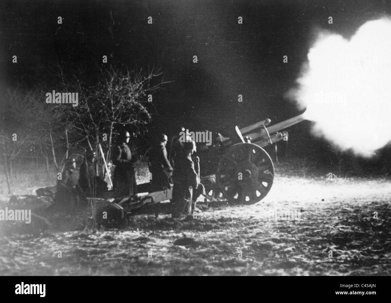 German artillery offensive moscow hi-res stock photography and images ...