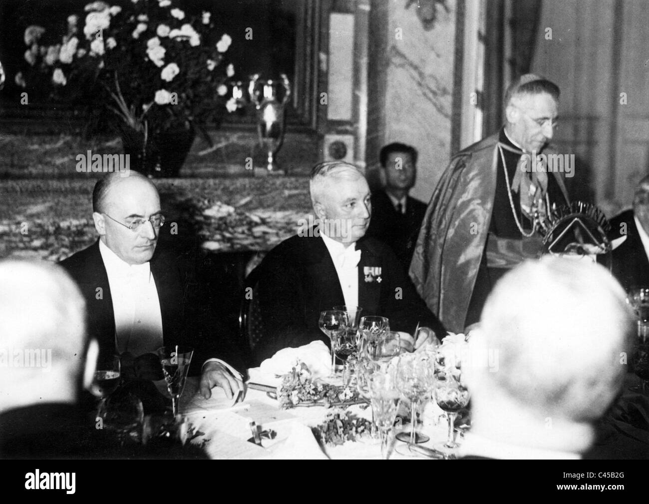 Heinrich Bruening, Blosckzyl und Nuncio Cesare Orsenigo Stock Photo - Alamy