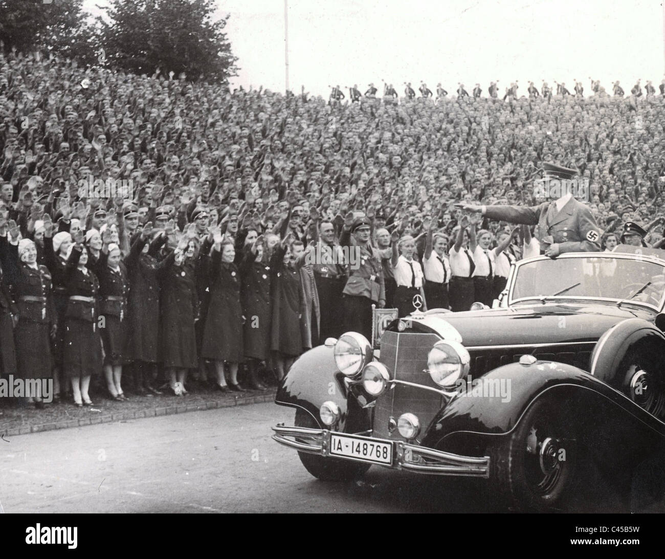 Adolf Hitler with League of German Girls on the Nuremberg Rally in ...