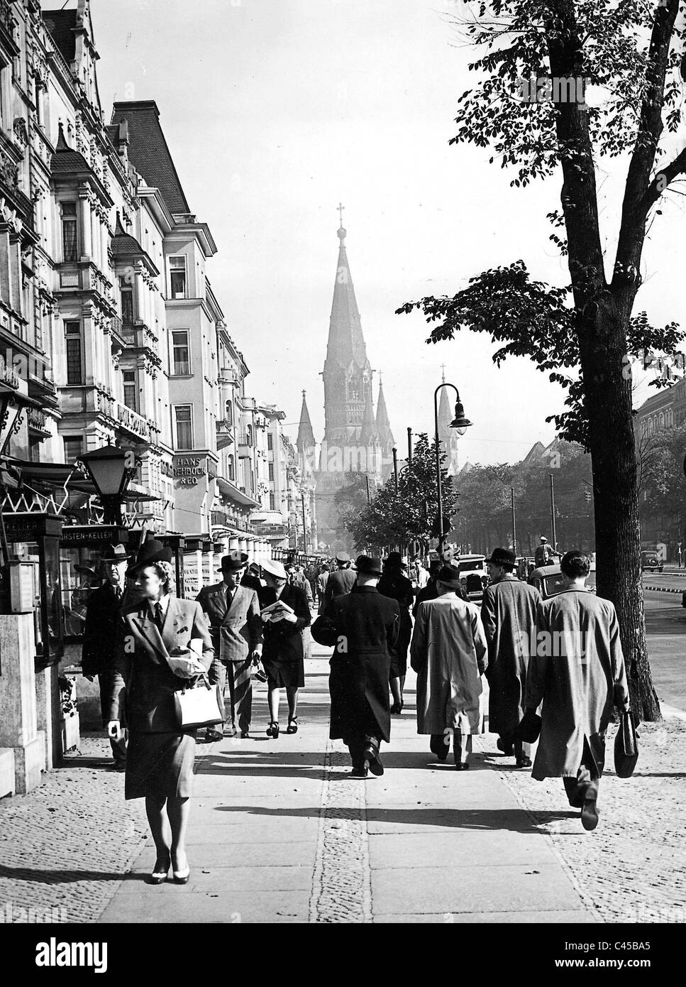 Autumn street scene in Black and White Stock Photos & Images - Alamy