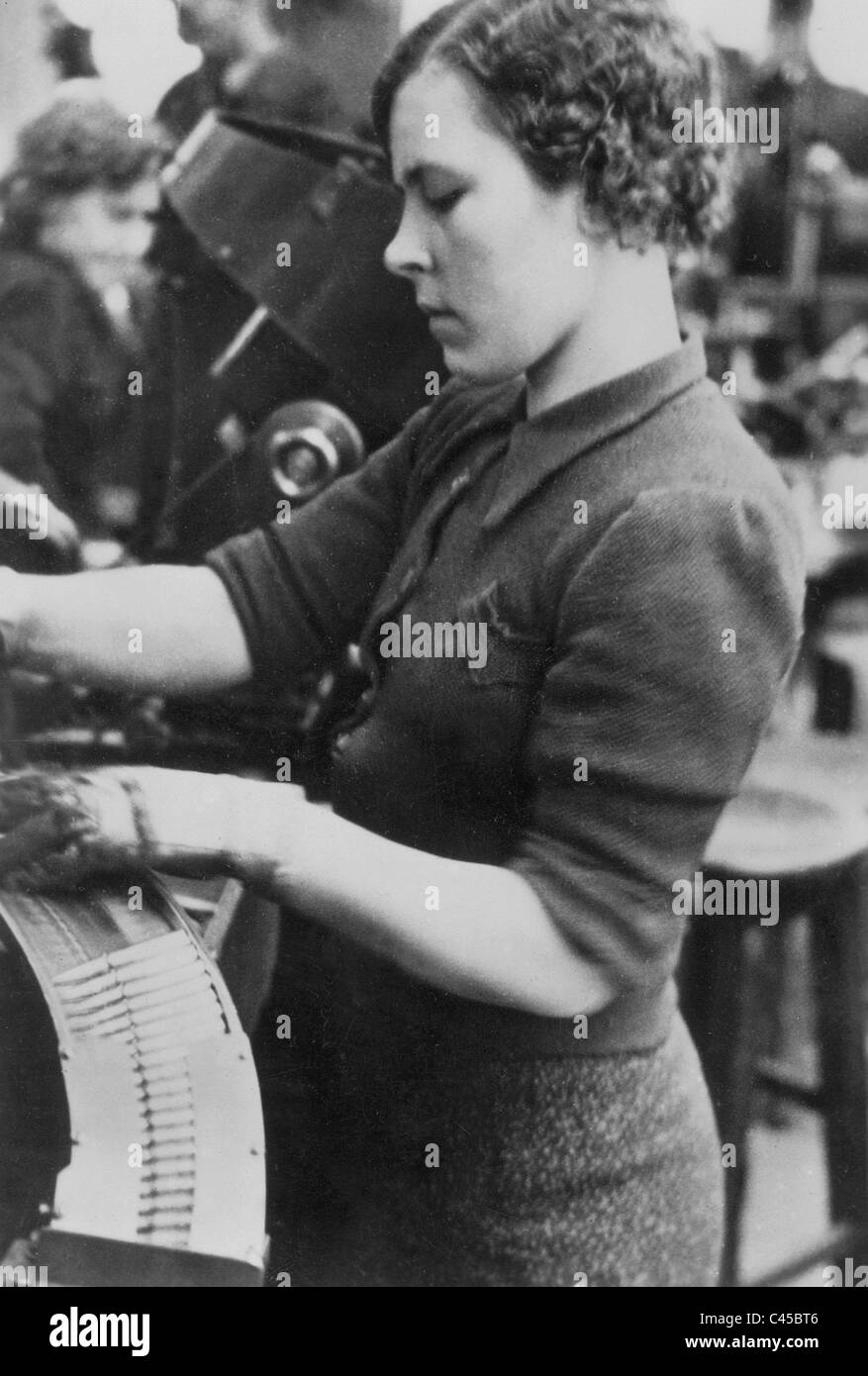 Female munitions factory worker Black and White Stock Photos & Images ...