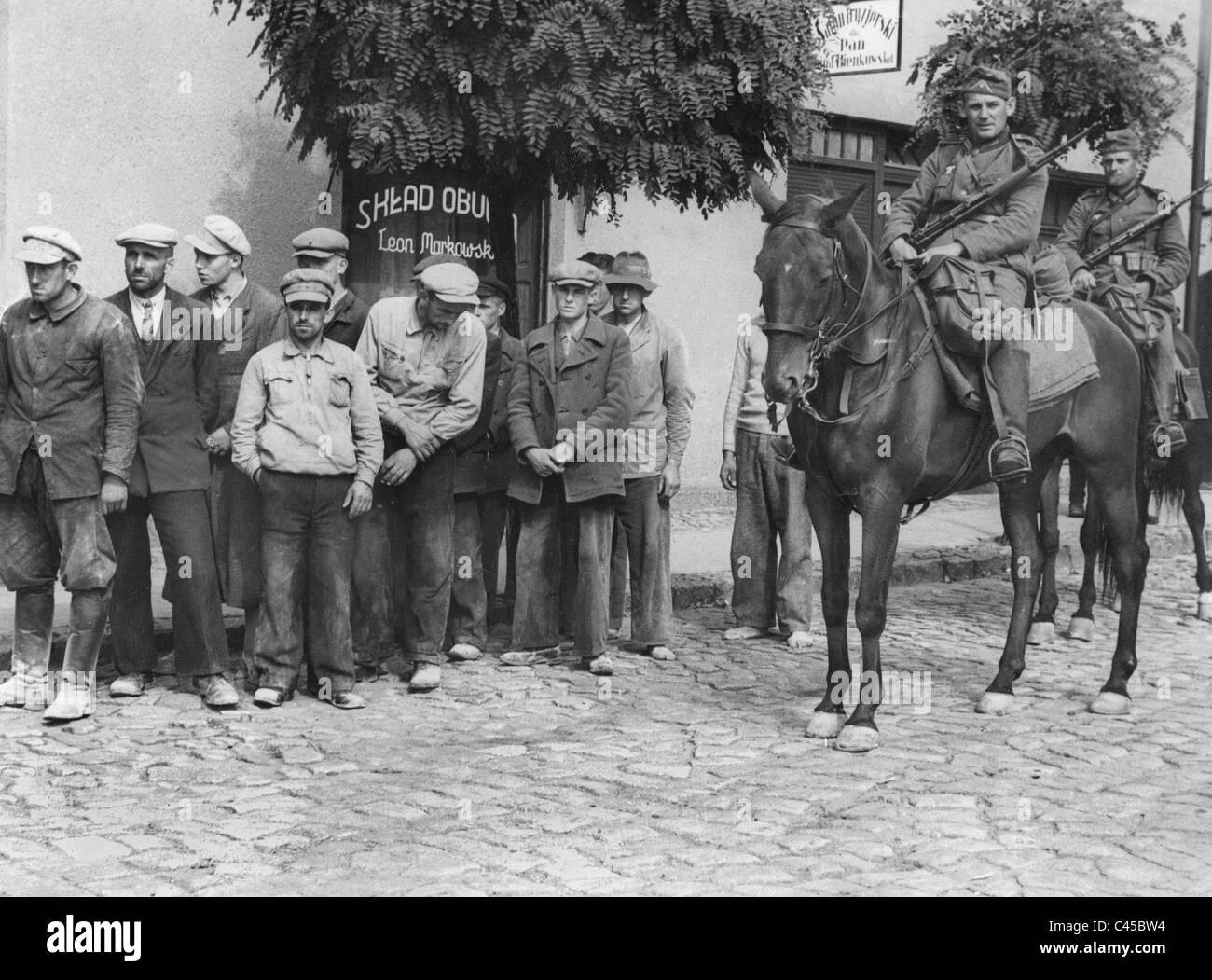 Captured Polish civilians during the Second World War Stock Photo - Alamy