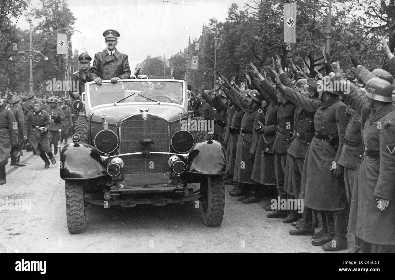 Adolf hitler saluted hi-res stock photography and images - Alamy