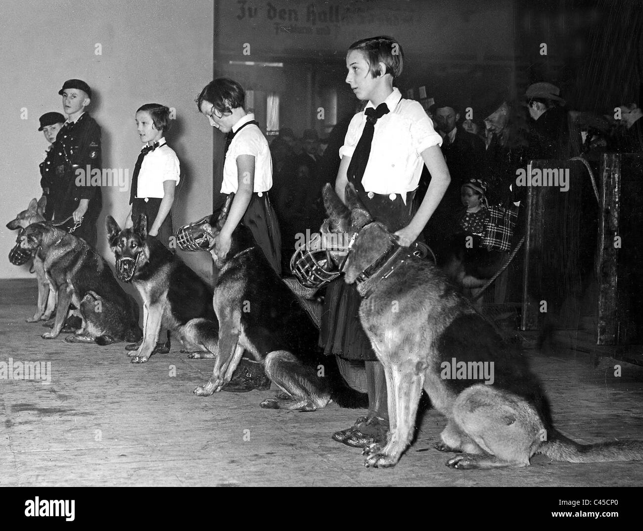 Kids of Hitler Youth and League of German Girls in Berlin, 1937 Stock ...