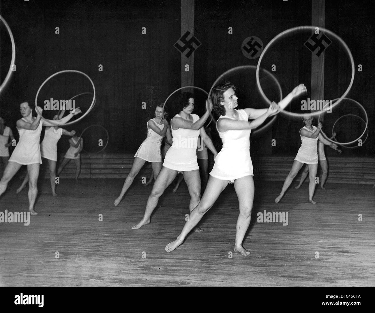Dance performance of a BDM group in Berlin, 1938 Stock Photo - Alamy