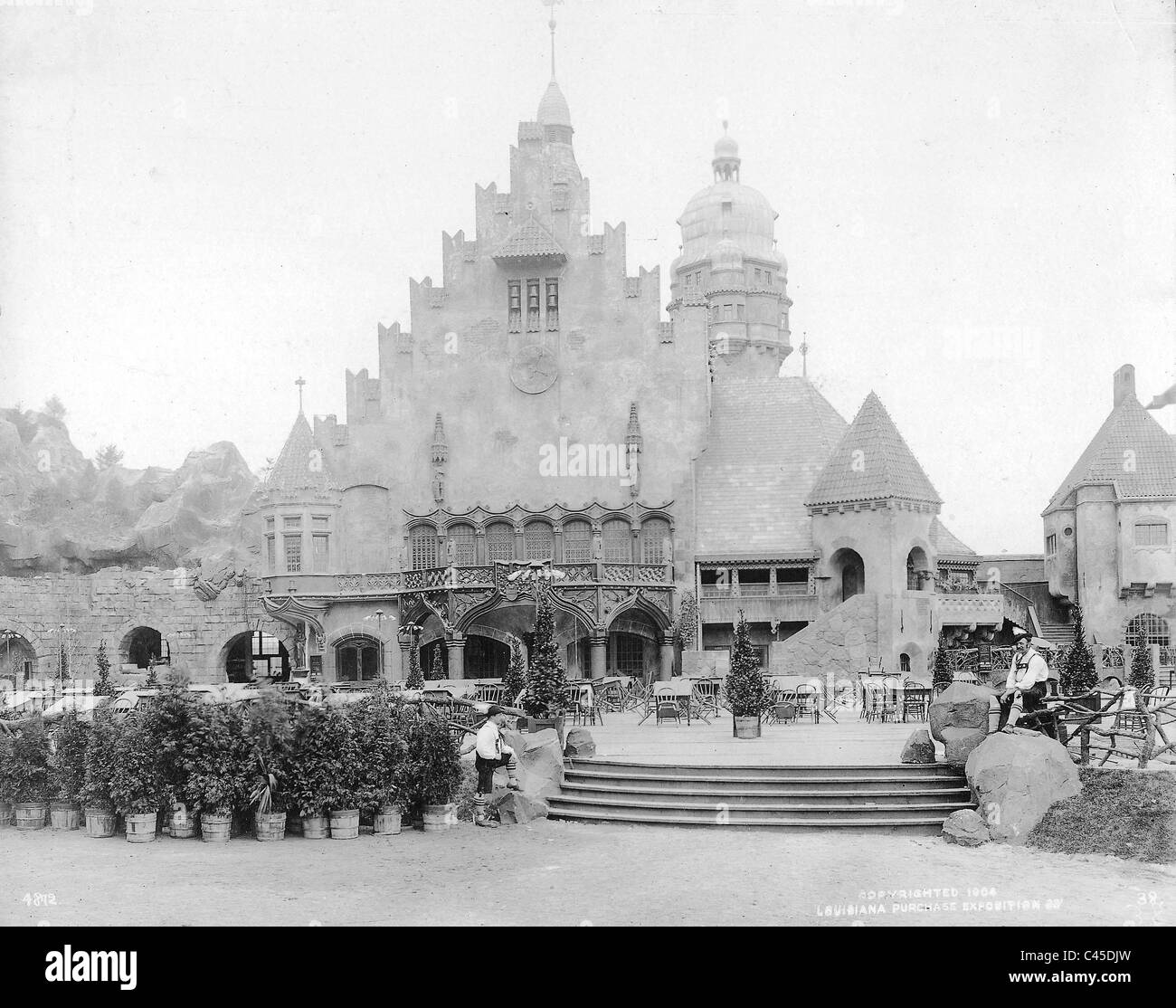 Installation arts Black and White Stock Photos & Images - Alamy