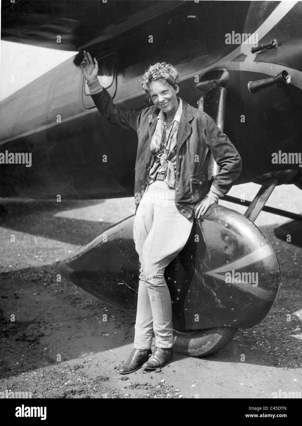 Amelia earhart pilot hi-res stock photography and images - Alamy