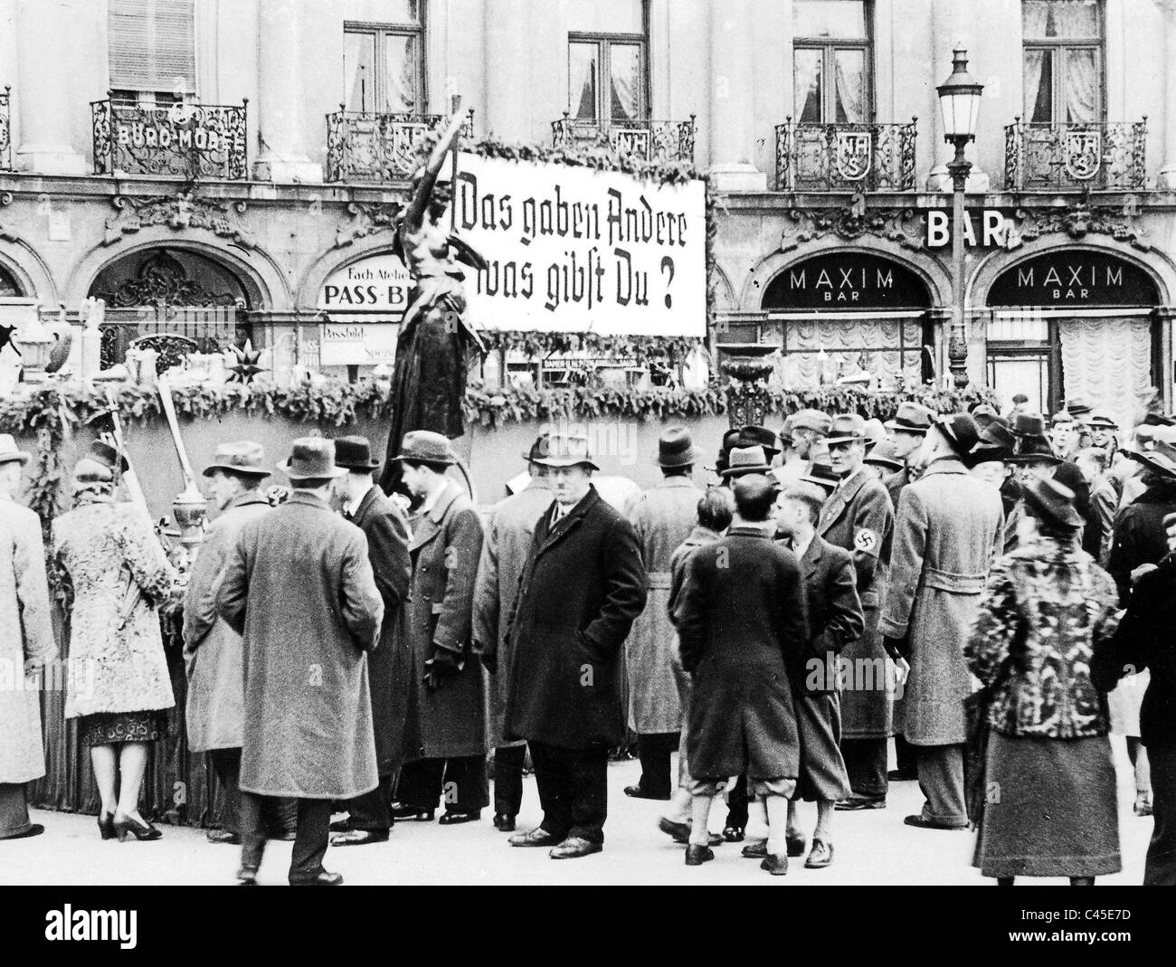 Munich in war in 1942 Stock Photo - Alamy