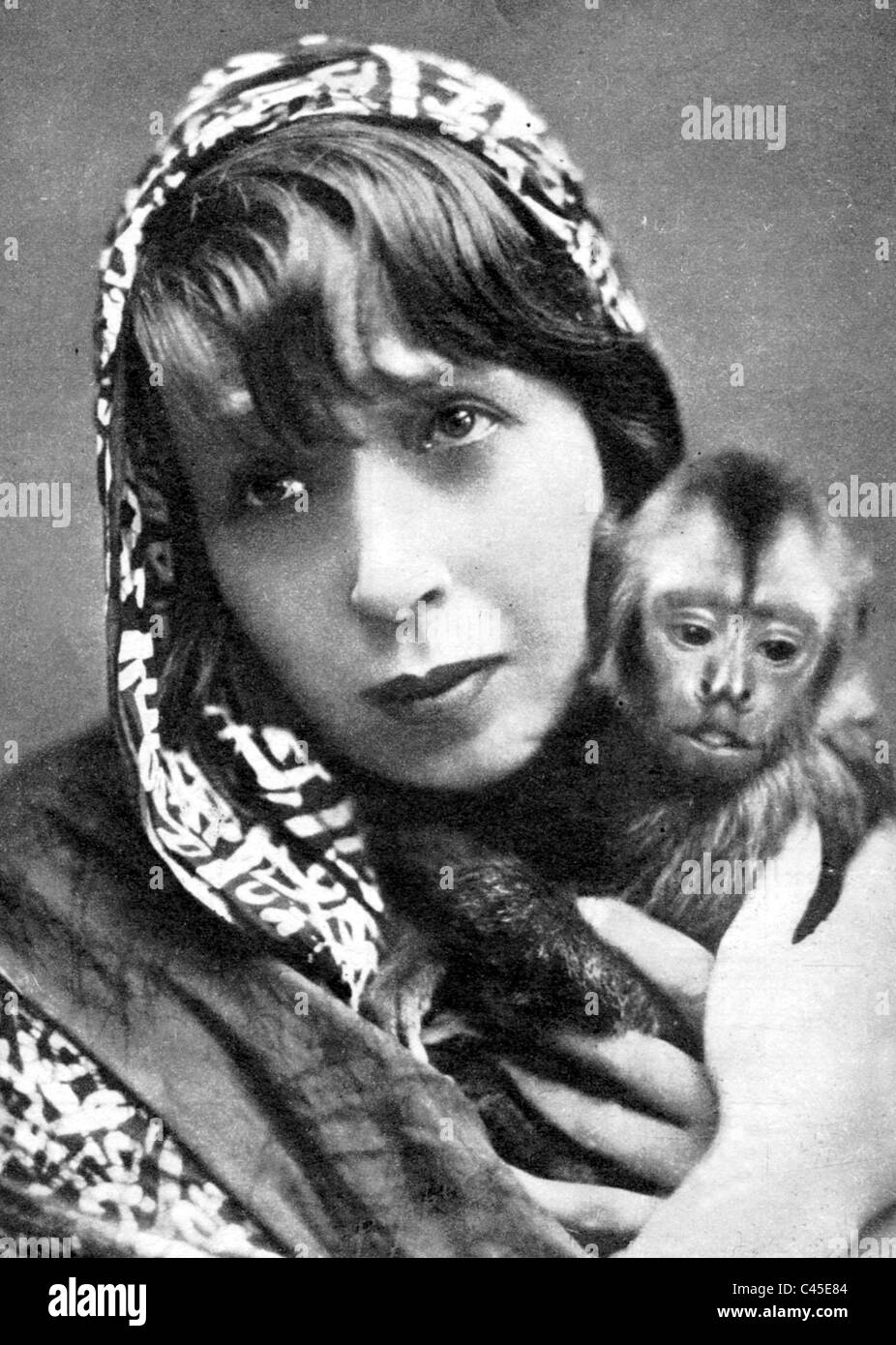 Mistinguett Black and White Stock Photos & Images - Alamy