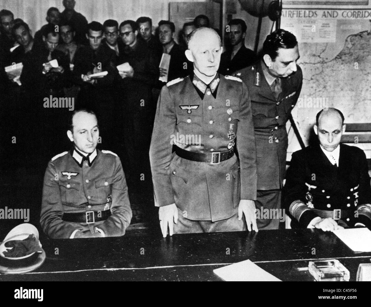 Alfred Jodl at the surrender of the Armed Forces in Reims Stock Photo ...