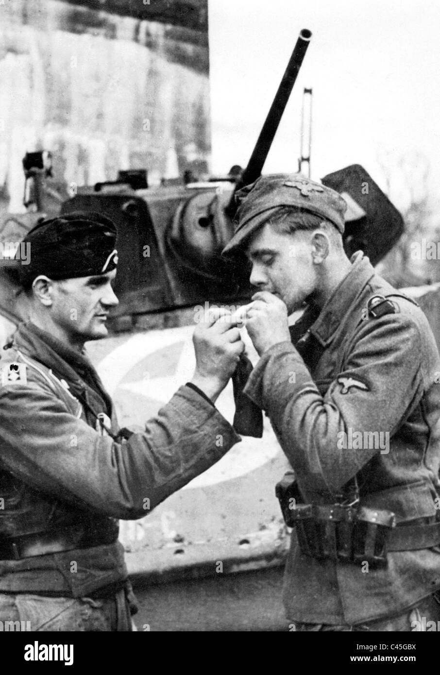 German soldiers smoke after a battle, 1945 Stock Photo - Alamy