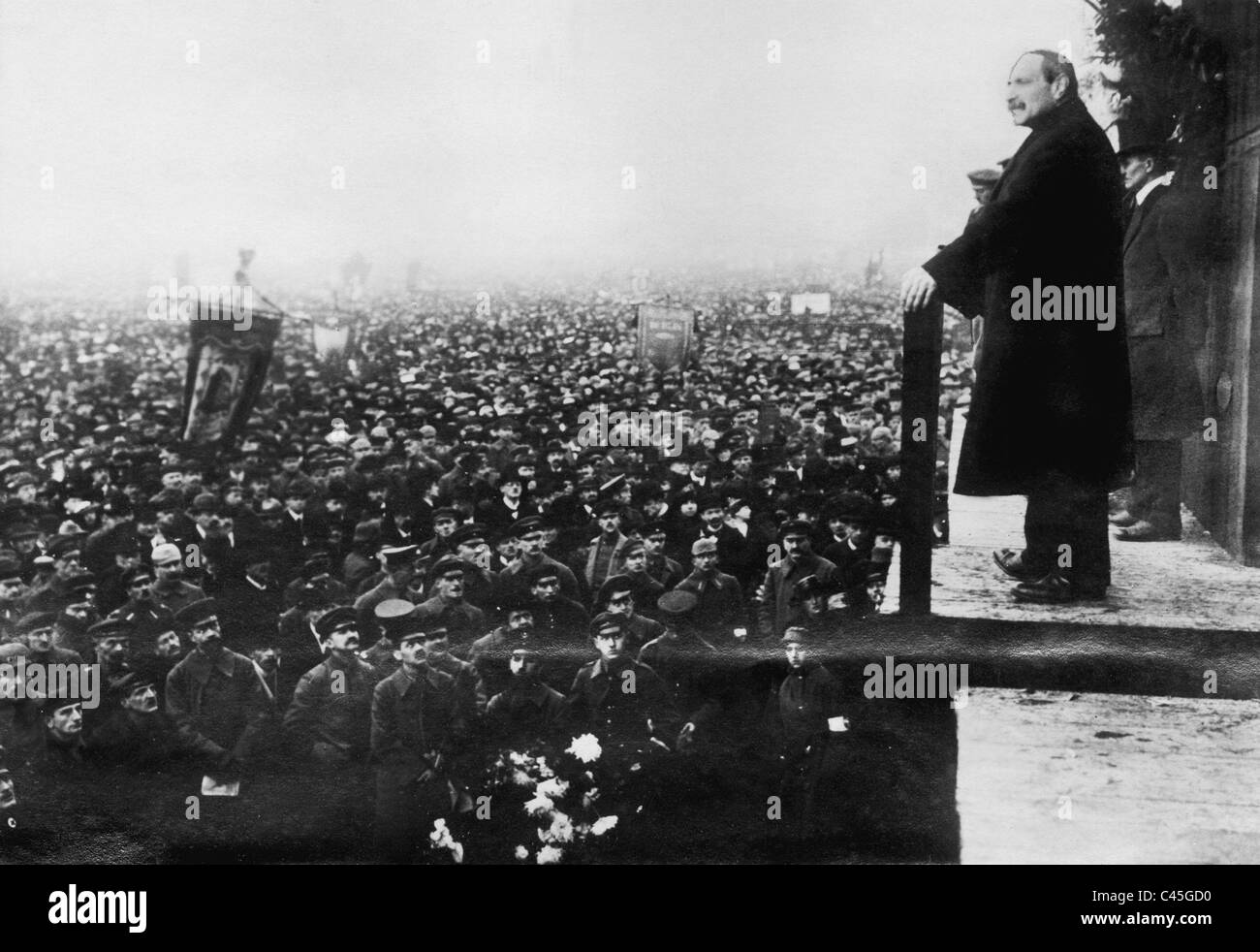 Hugo haase speech tempelhof field berlin hi-res stock photography and ...