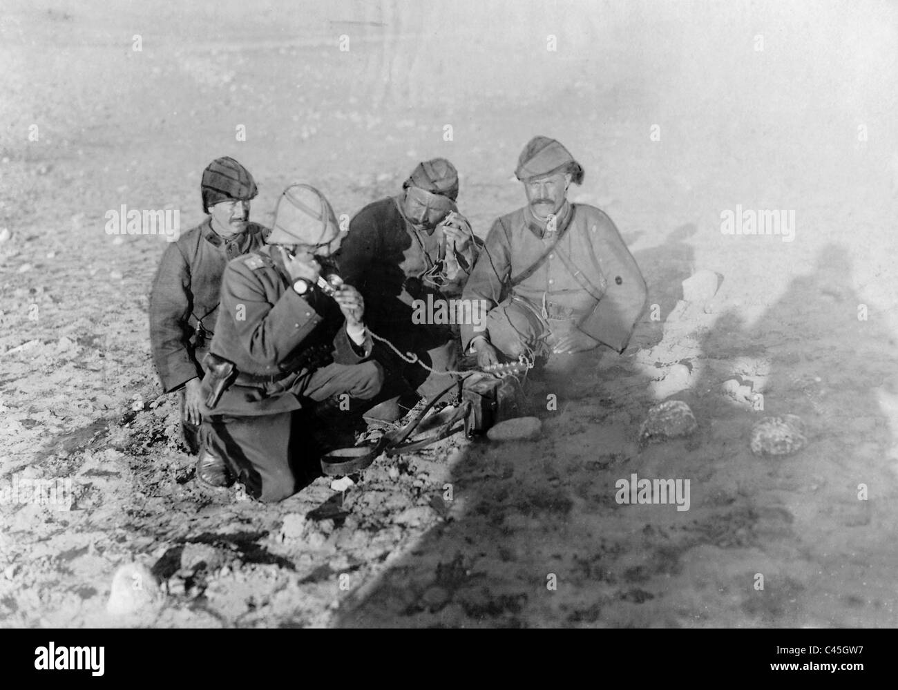 German soldiers with field telephone in Africa, 1917 Stock Photo - Alamy