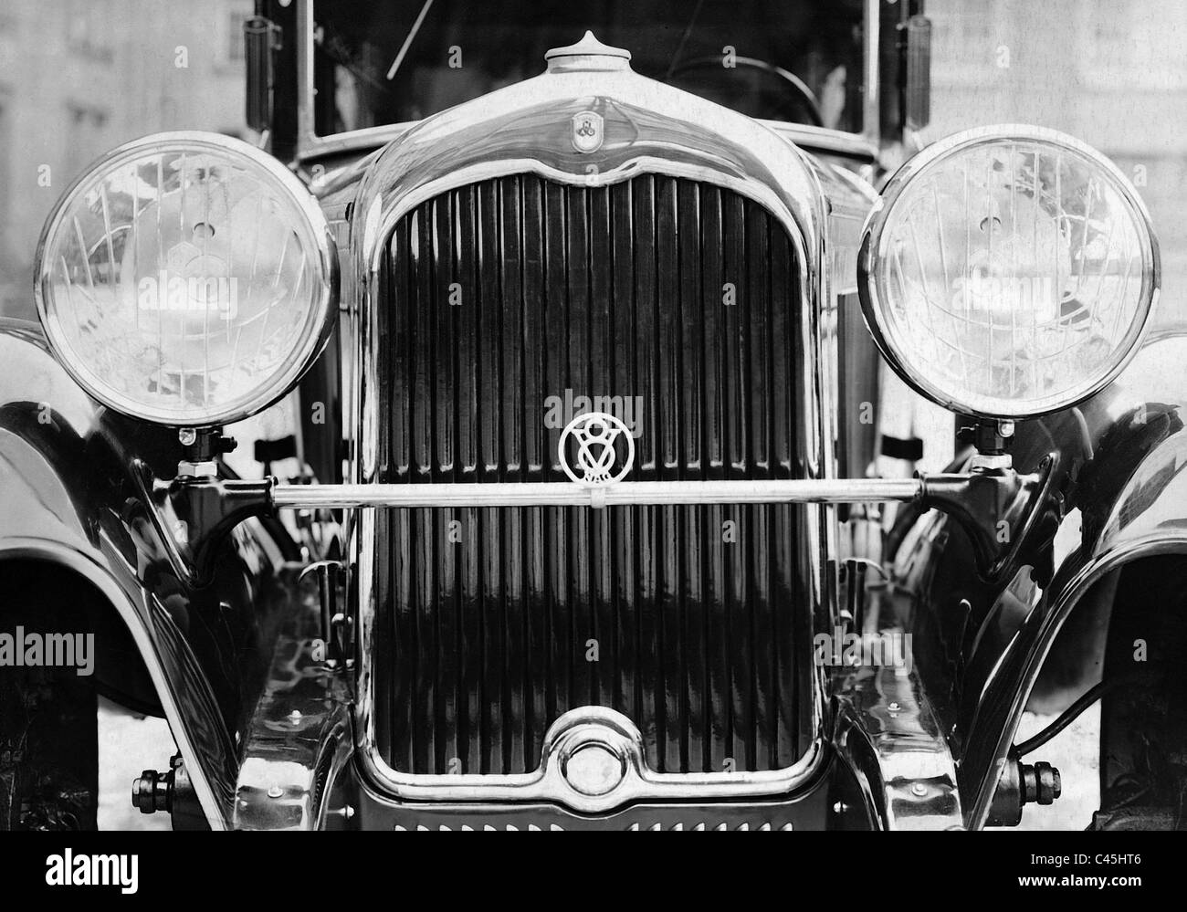 V8发动机 hi-res stock photography and images - Alamy