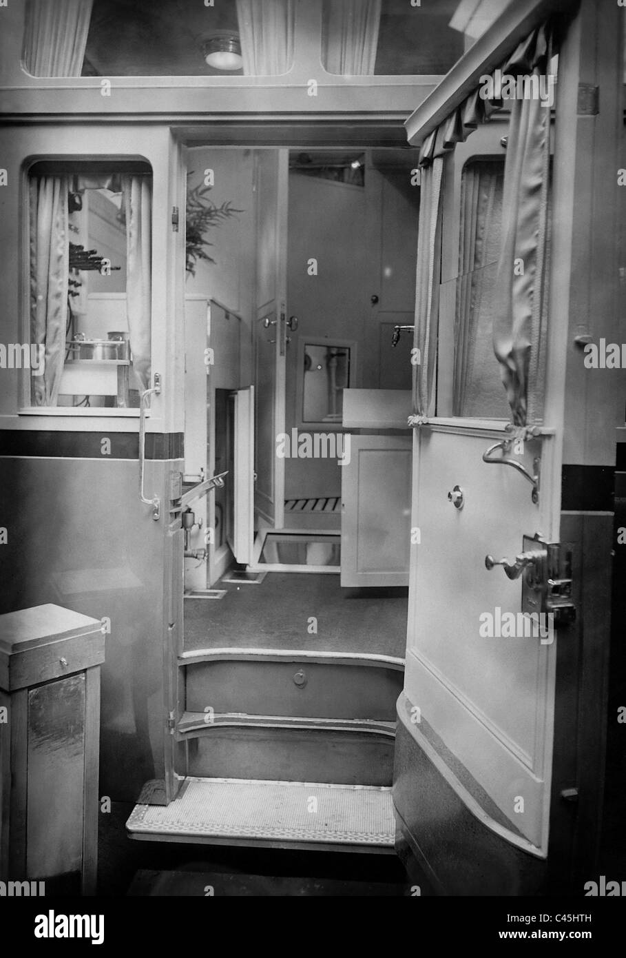 1930s caravan hi-res stock photography and images - Alamy