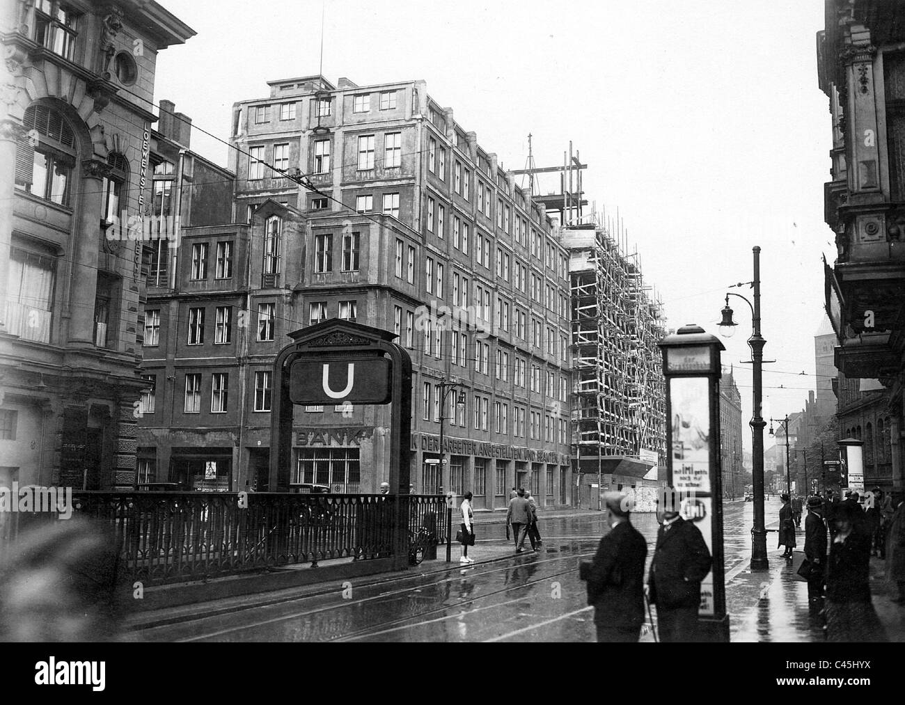 Berlin bank 1931 hi-res stock photography and images - Alamy