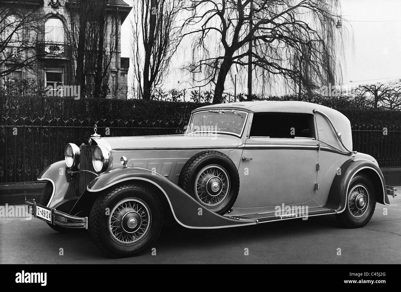 Mercedes cabriolet hi-res stock photography and images - Alamy