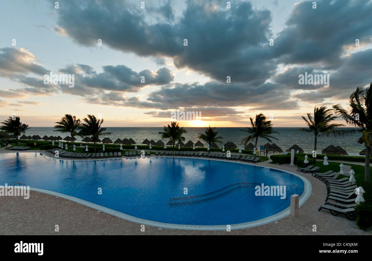 Yucatan peninsula resort mexico hi-res stock photography and images - Alamy