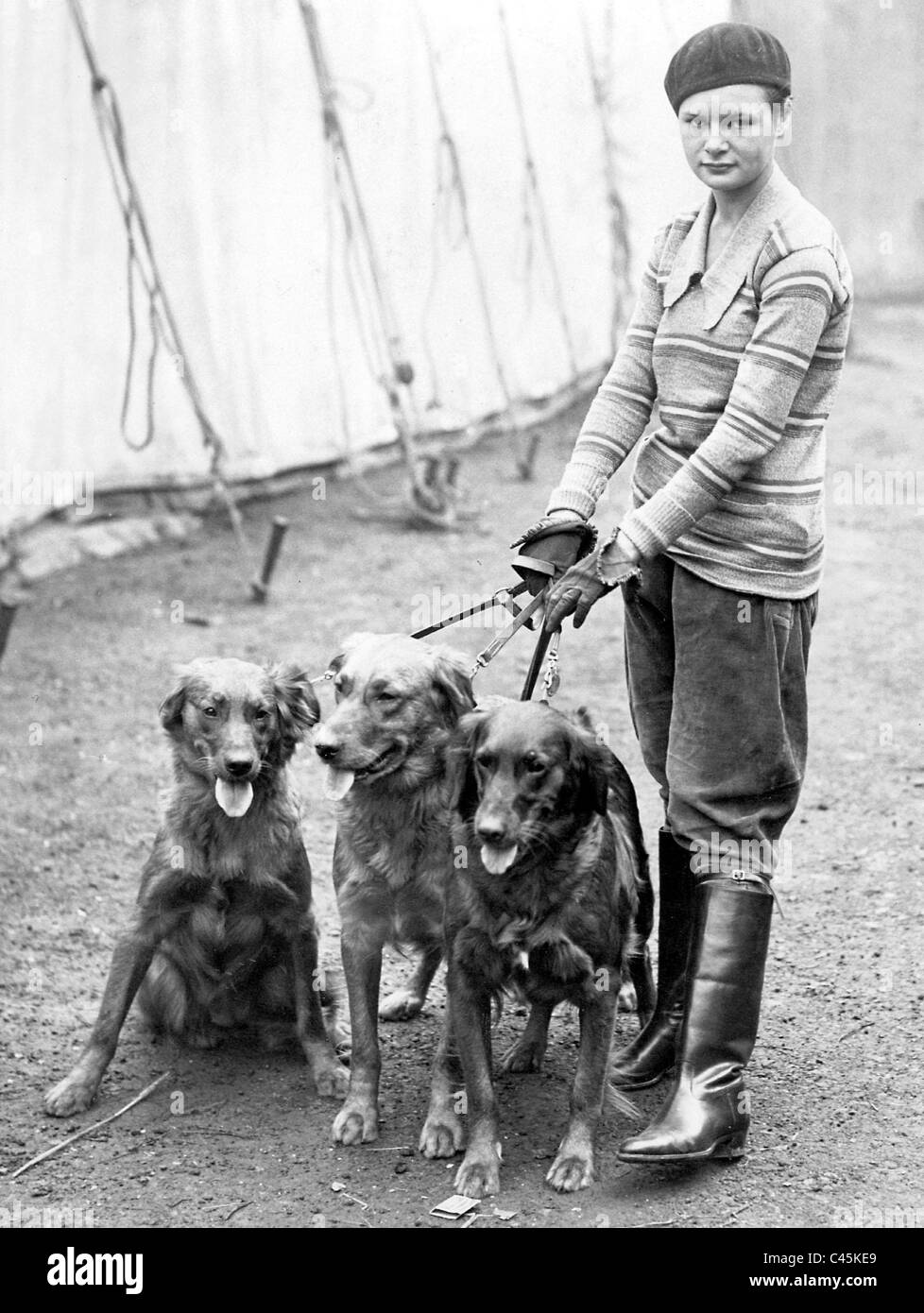 Women's fashion 1928 hi-res stock photography and images - Alamy