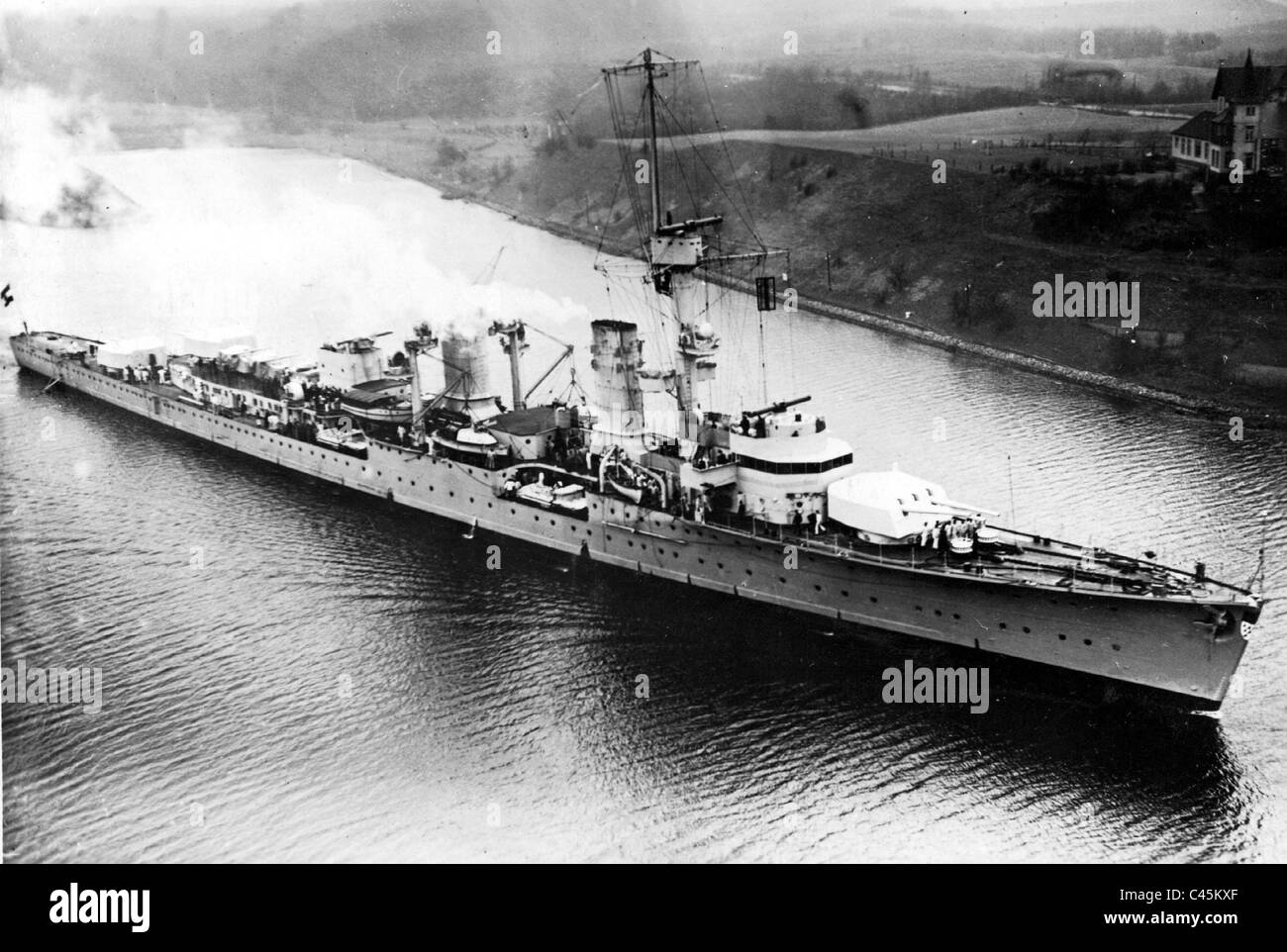 Battle cruiser hi-res stock photography and images - Alamy