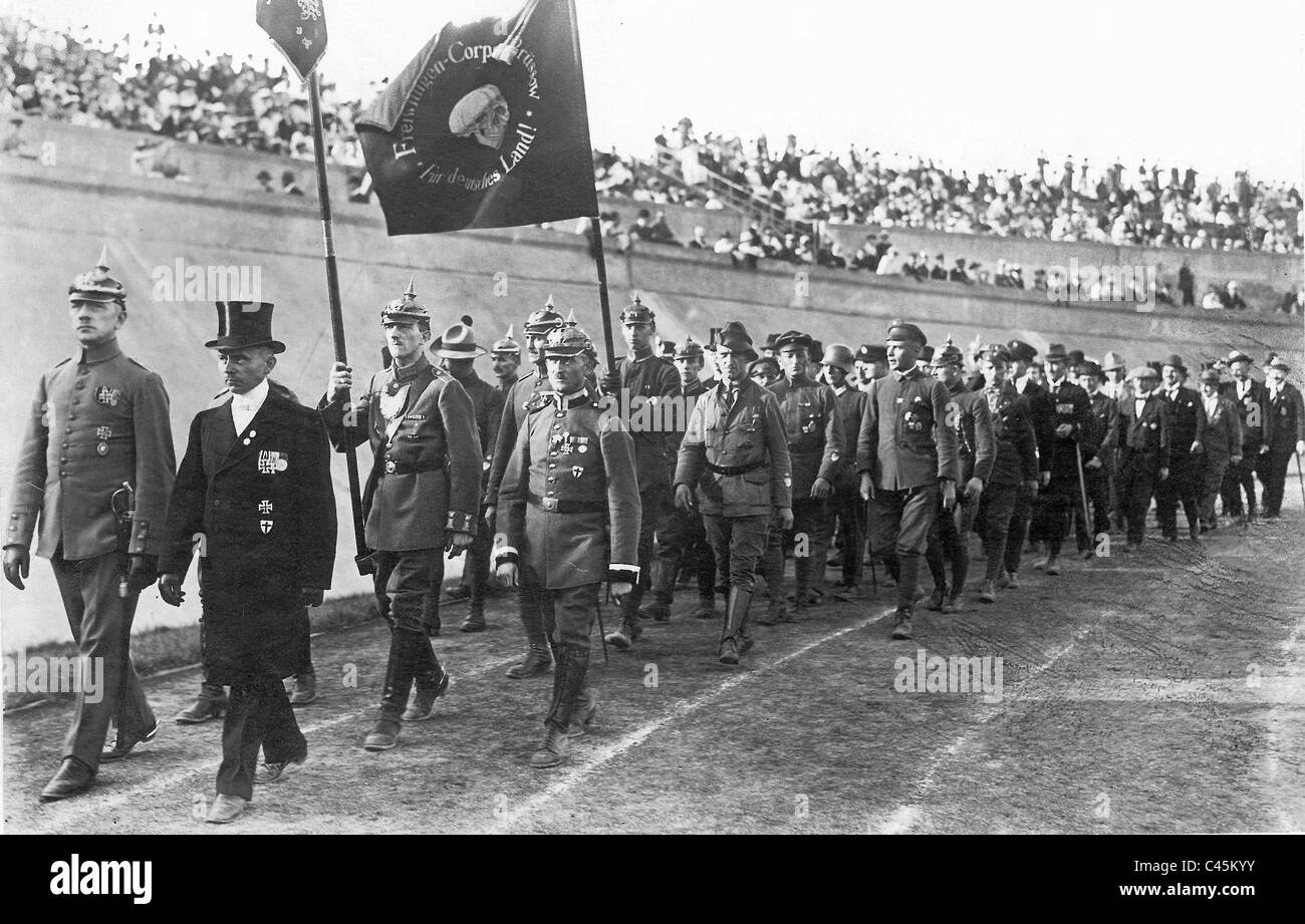 Frontline army hi-res stock photography and images - Alamy