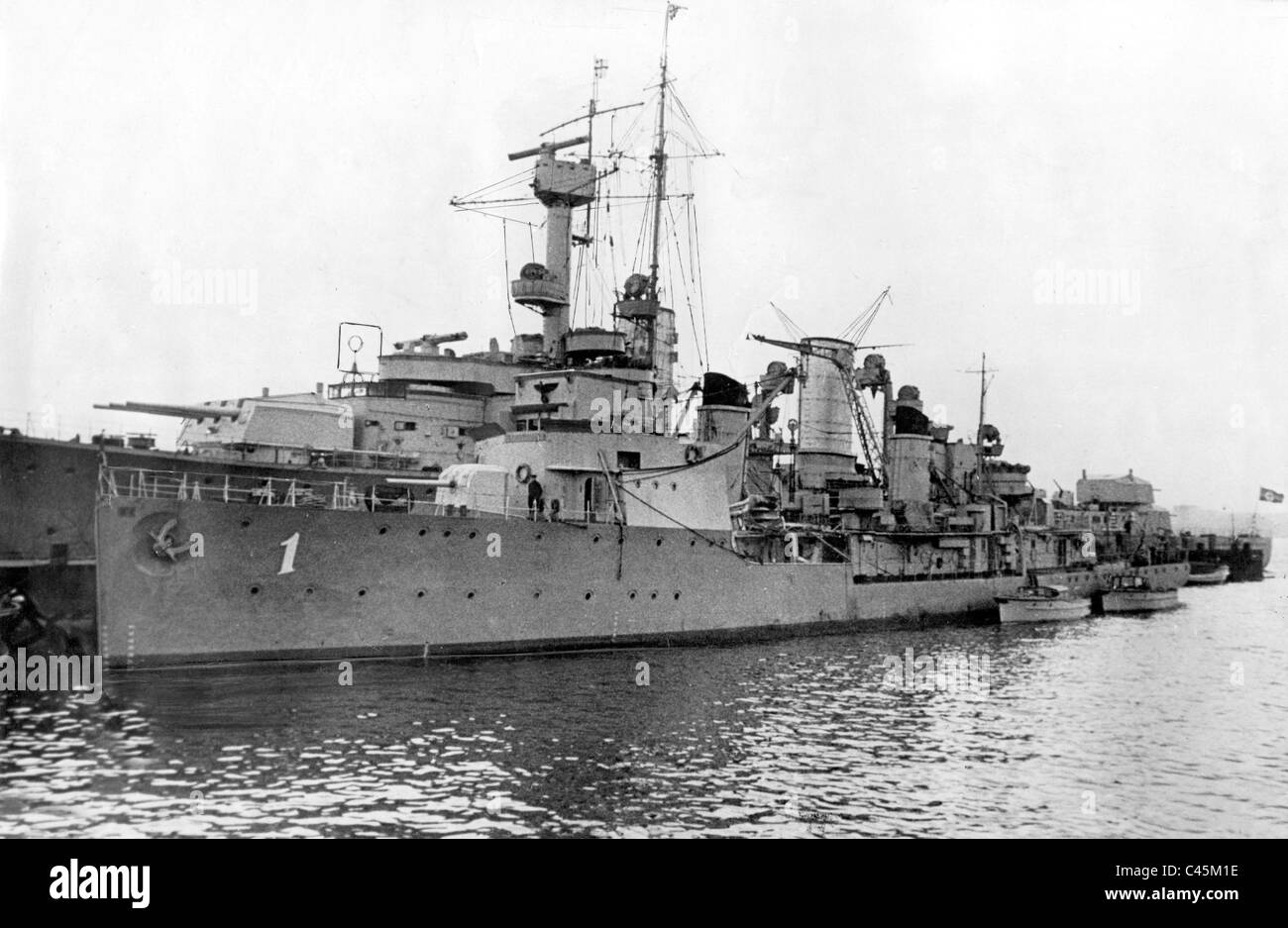 Fleet Escort 1 with the cruiser 'Koenigsberg' Stock Photo - Alamy