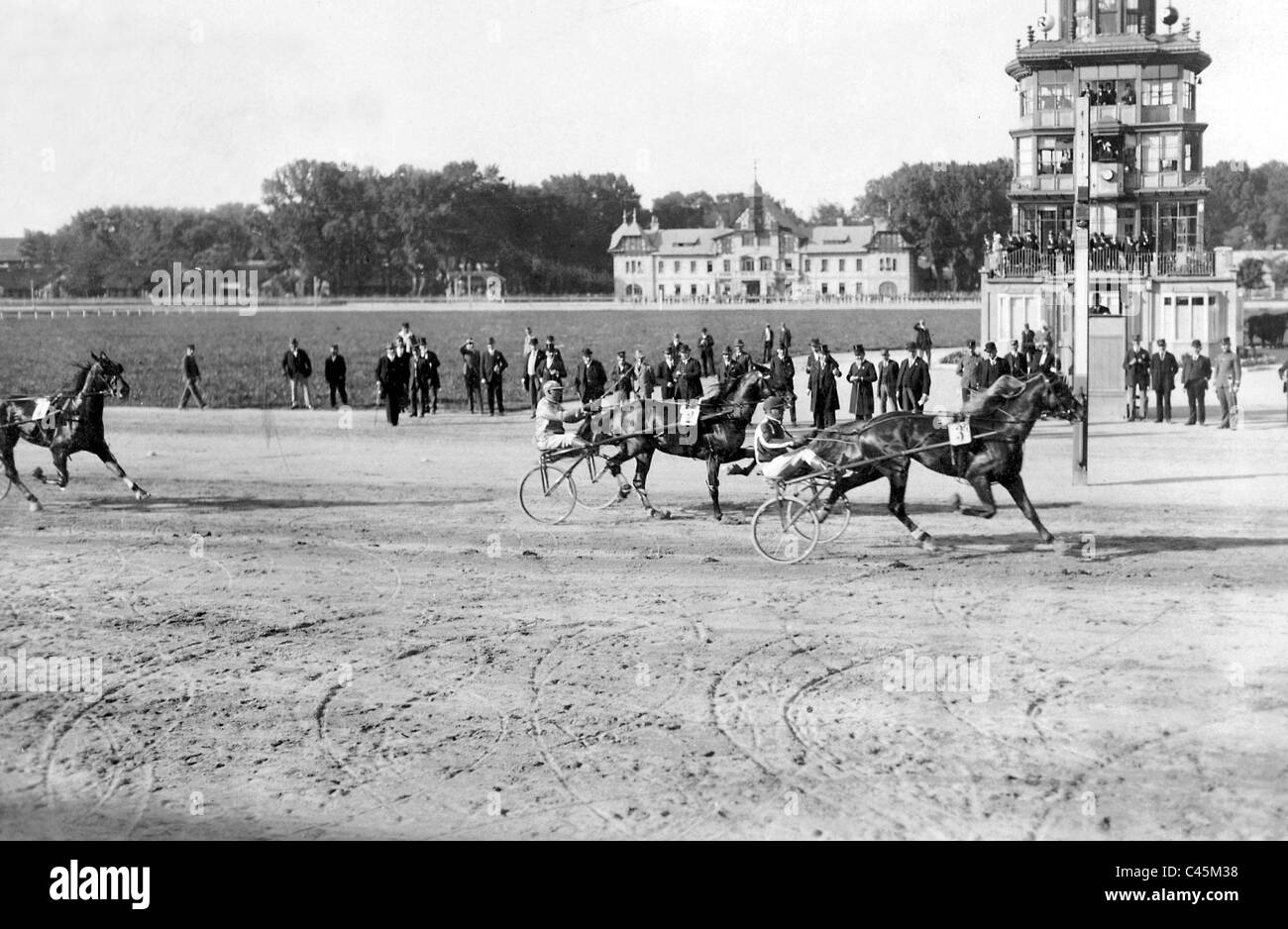 Equestrian sport: trotting race - Austrian derby Stock Photo - Alamy