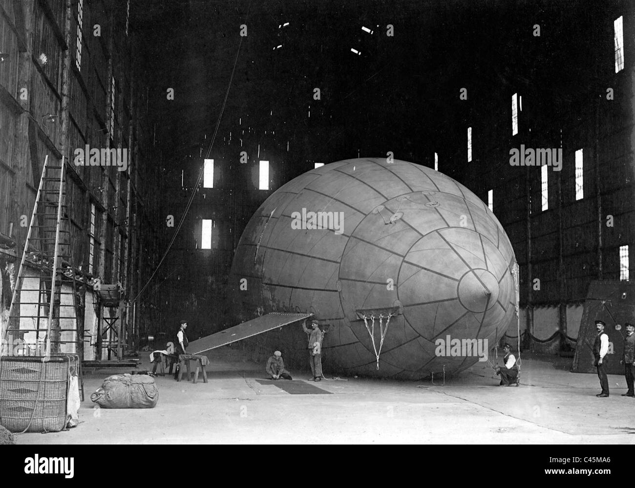 Working on air Black and White Stock Photos & Images - Alamy