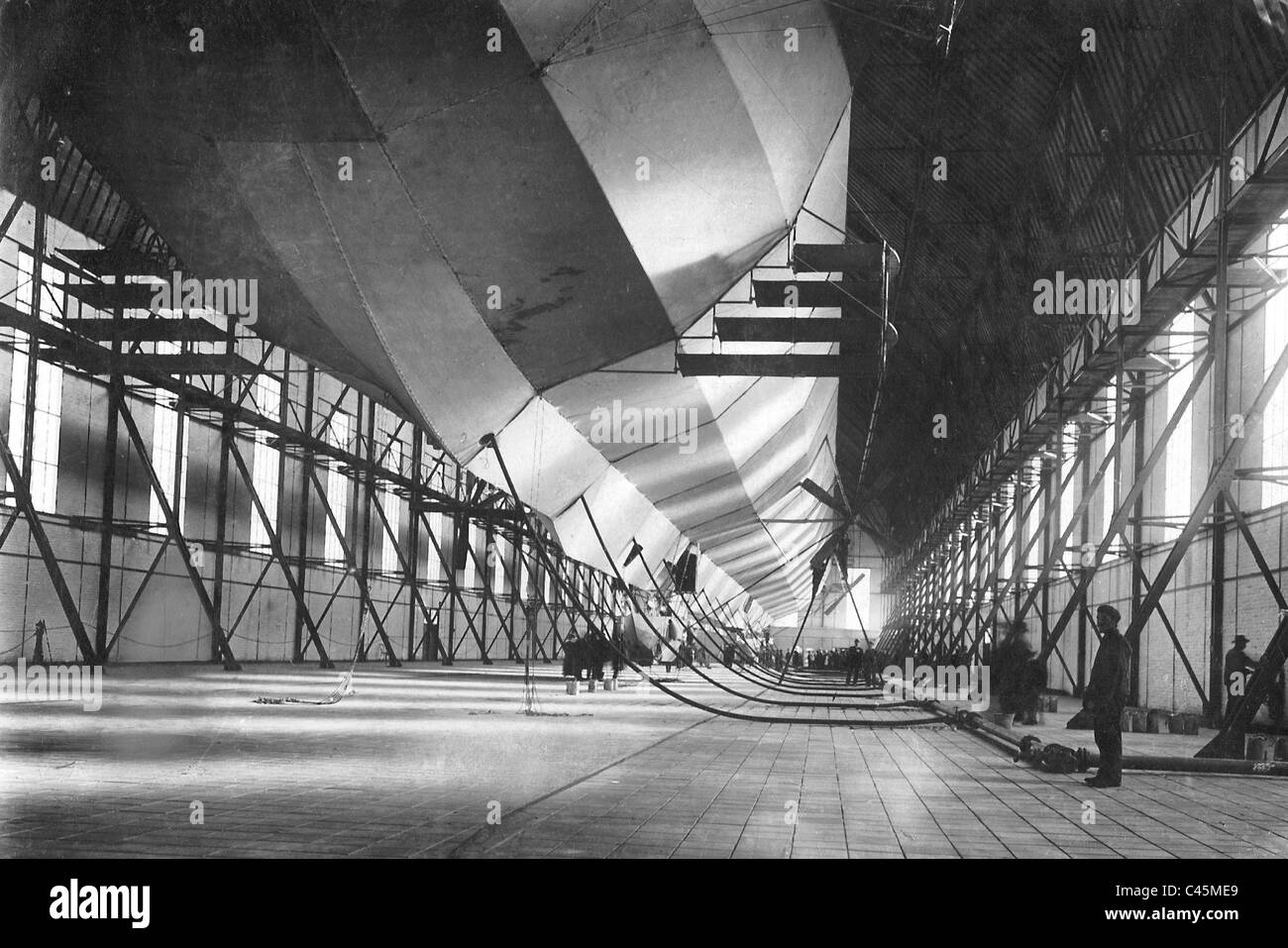 Zeppelin interior hi-res stock photography and images - Alamy