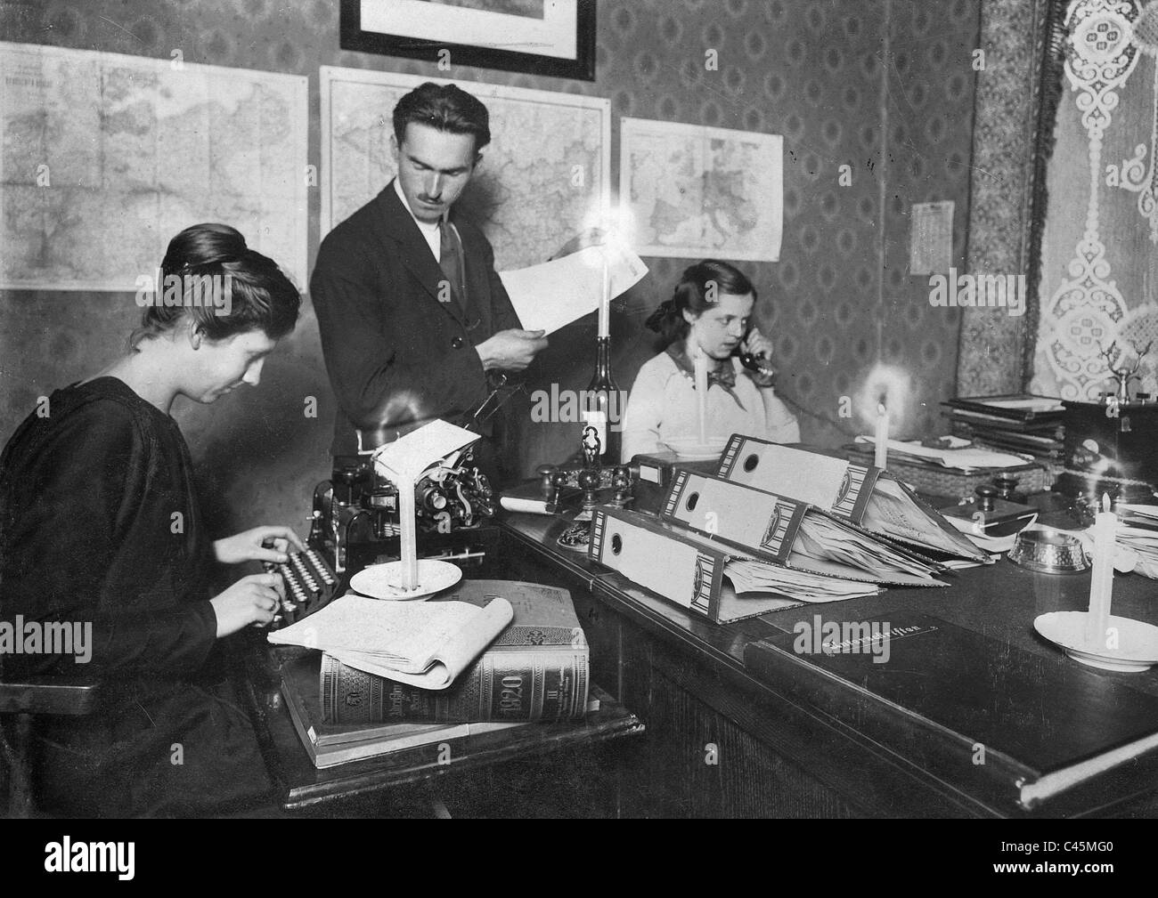 Employees in a Berliner office Stock Photo - Alamy