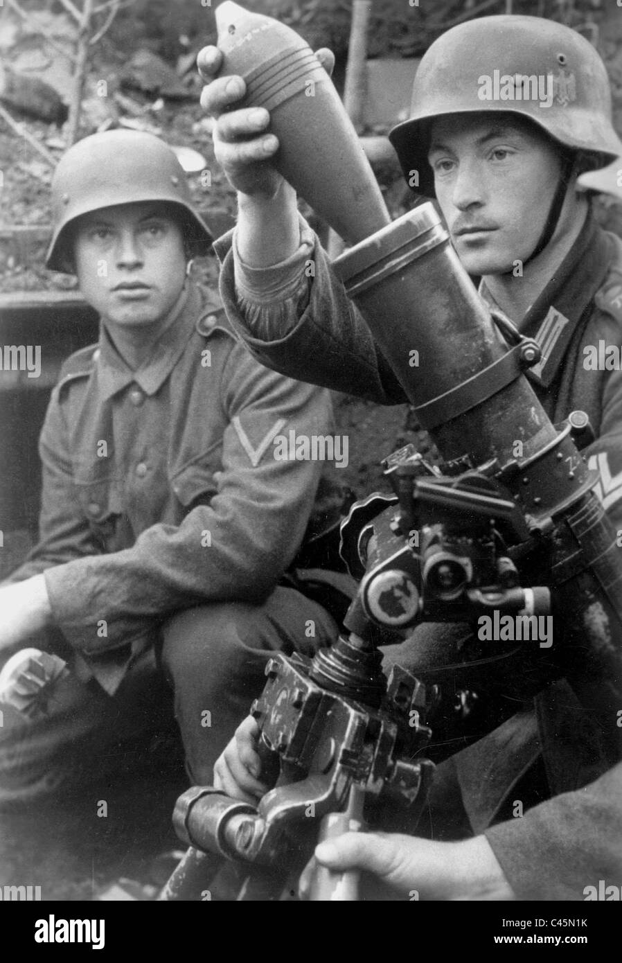 Grenade launcher 1945 hi-res stock photography and images - Alamy