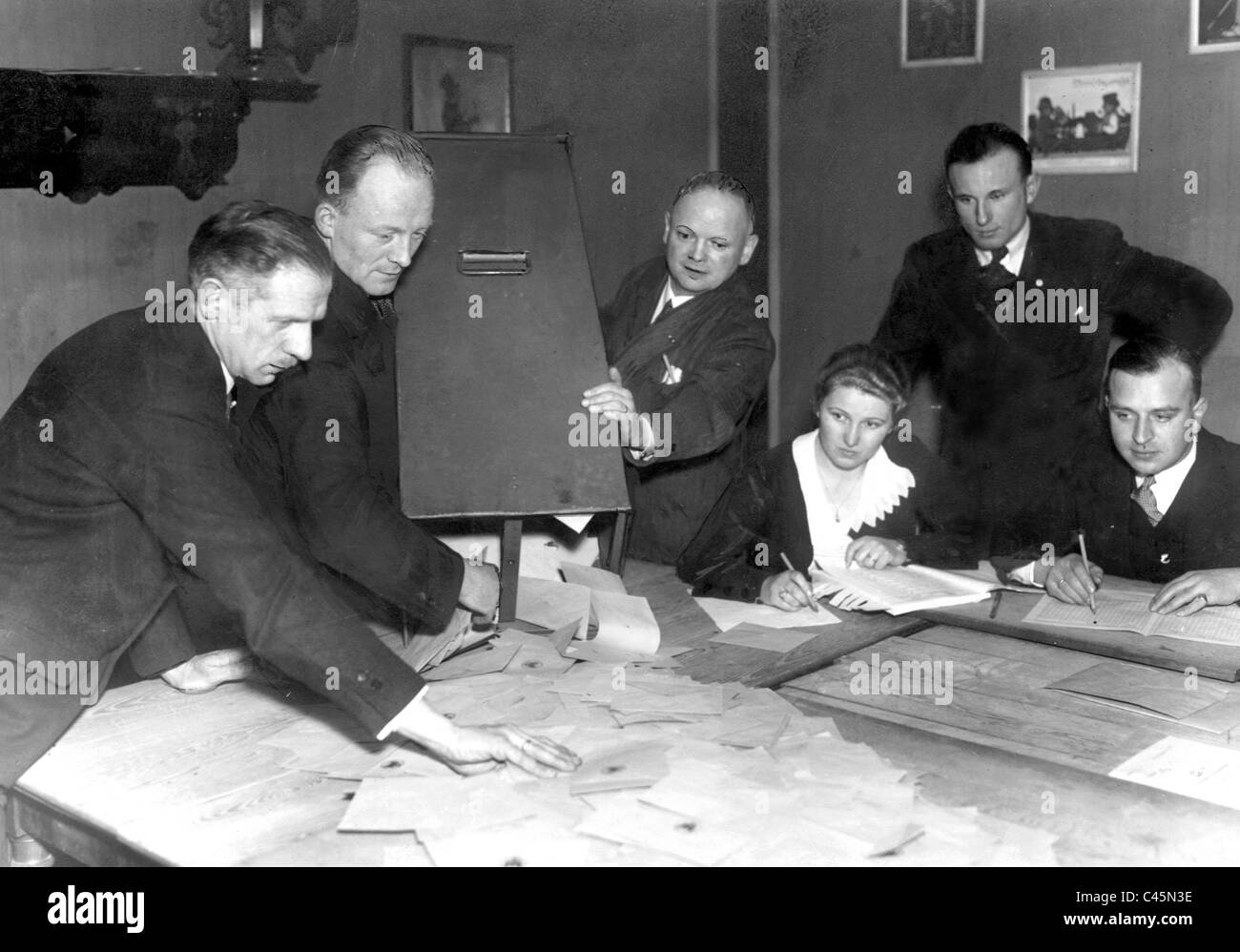 Reichstag elections 1932 hi-res stock photography and images - Alamy