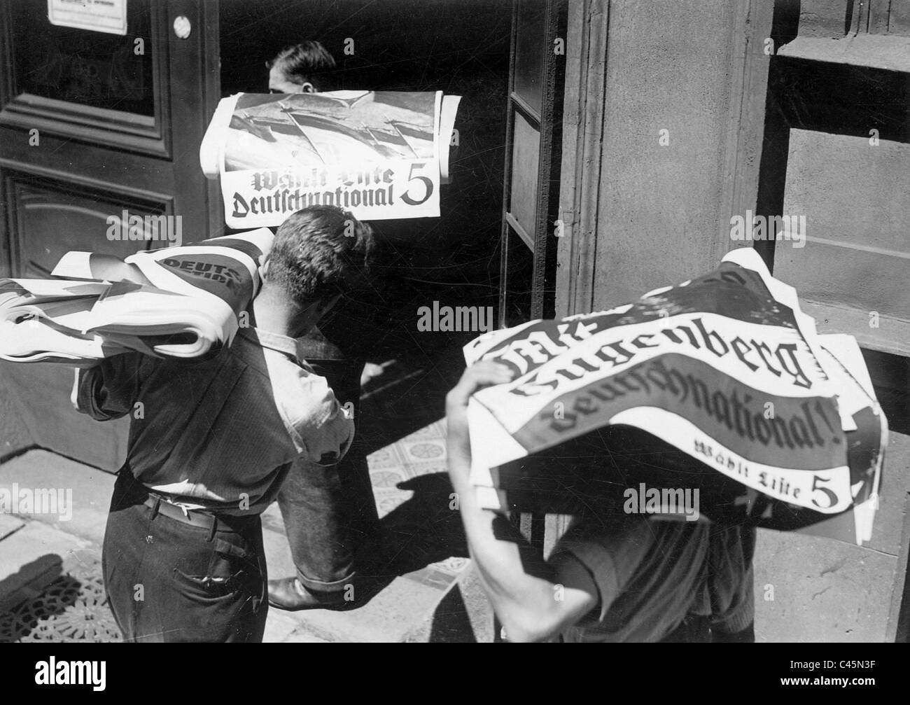 Election workers of the DNVP at work, 1932 Stock Photo - Alamy