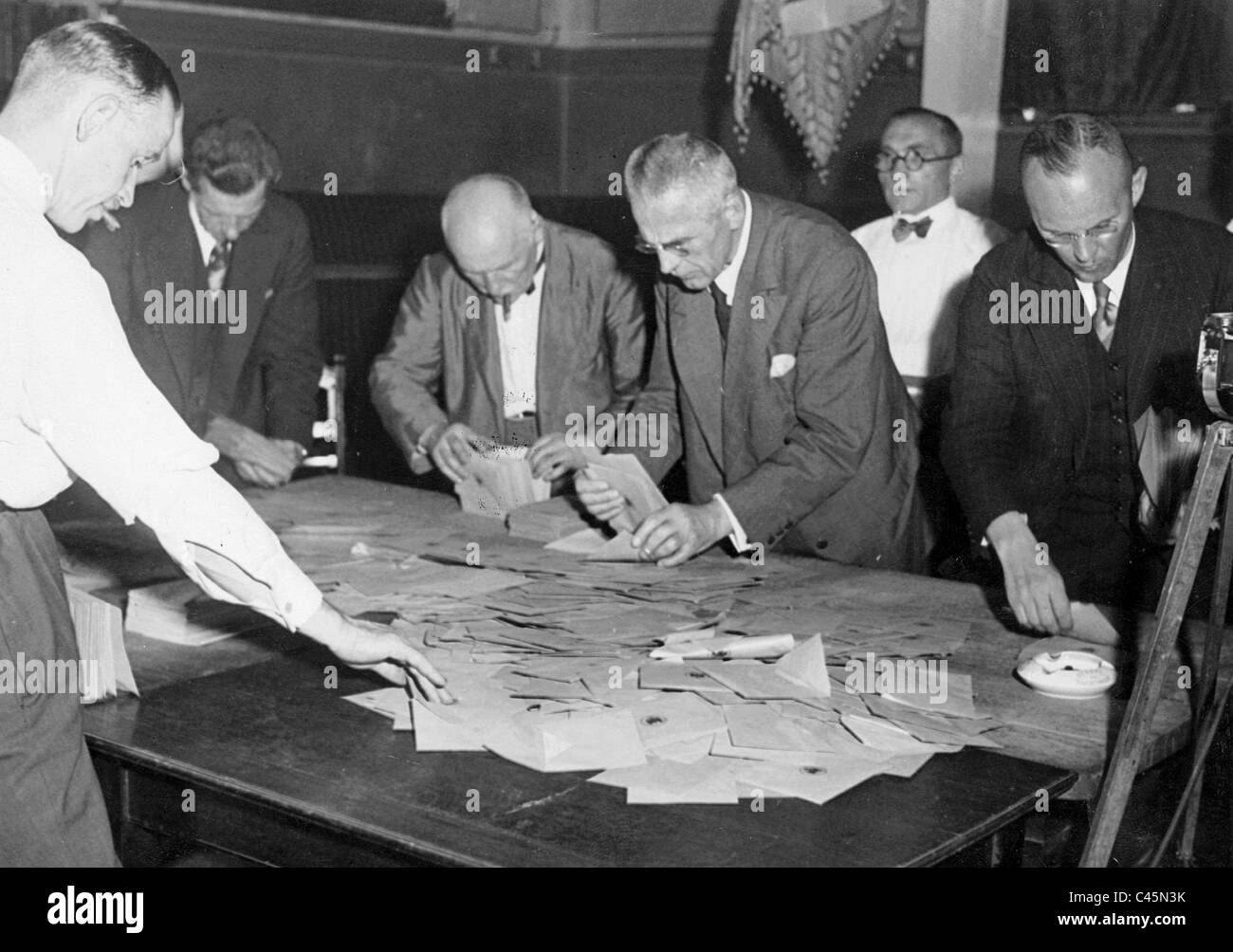 Reichstag elections 1932 hi-res stock photography and images - Alamy