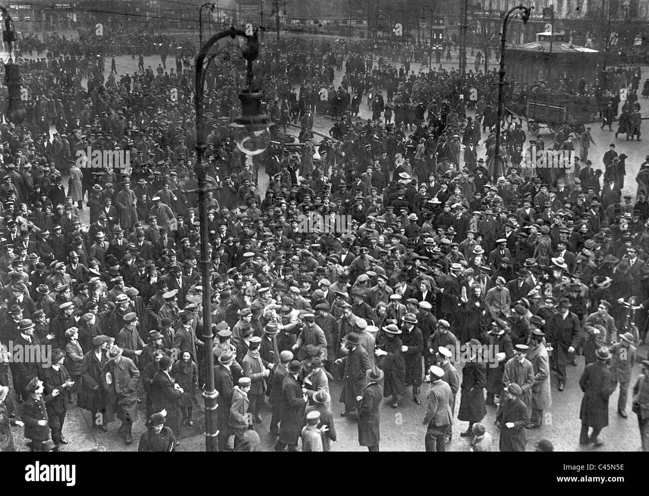 Crowd at the Alexander square in Berlin, 1919 Stock Photo - Alamy