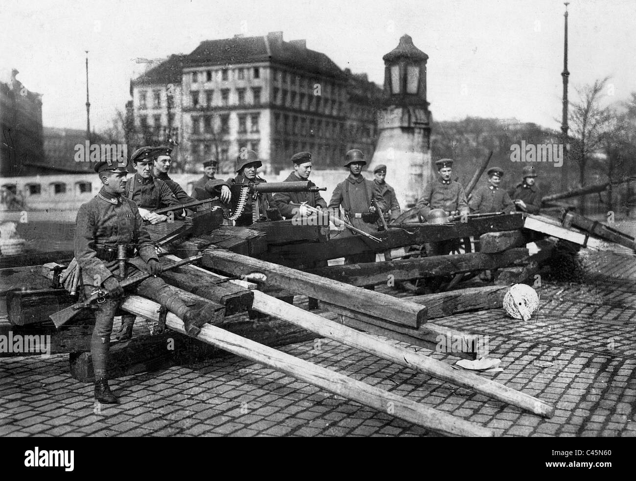 Standing Soldiers High Resolution Stock Photography and Images - Alamy