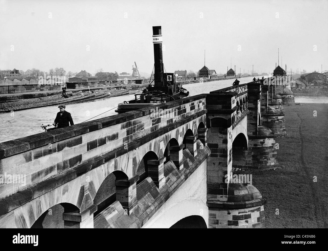 Across canal Black and White Stock Photos & Images - Alamy