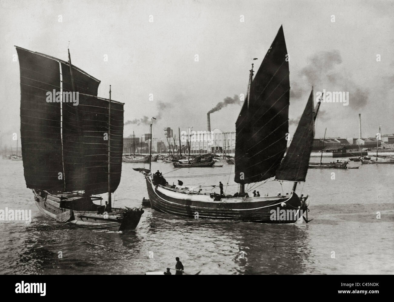 Junks in the harbor of Shanghai, 1927 Stock Photo - Alamy