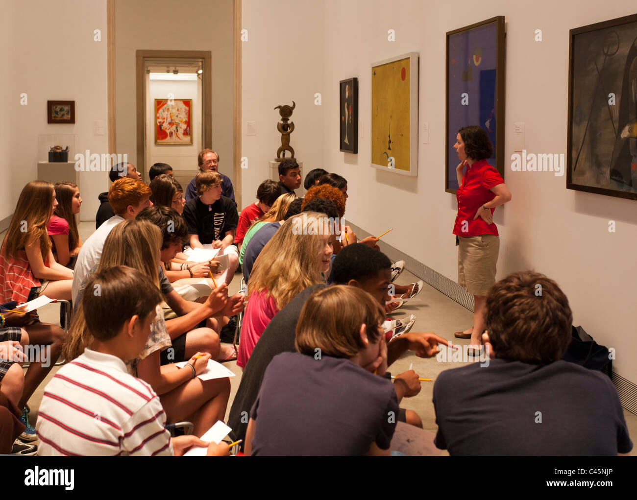 Teacher lecturing hi-res stock photography and images - Alamy