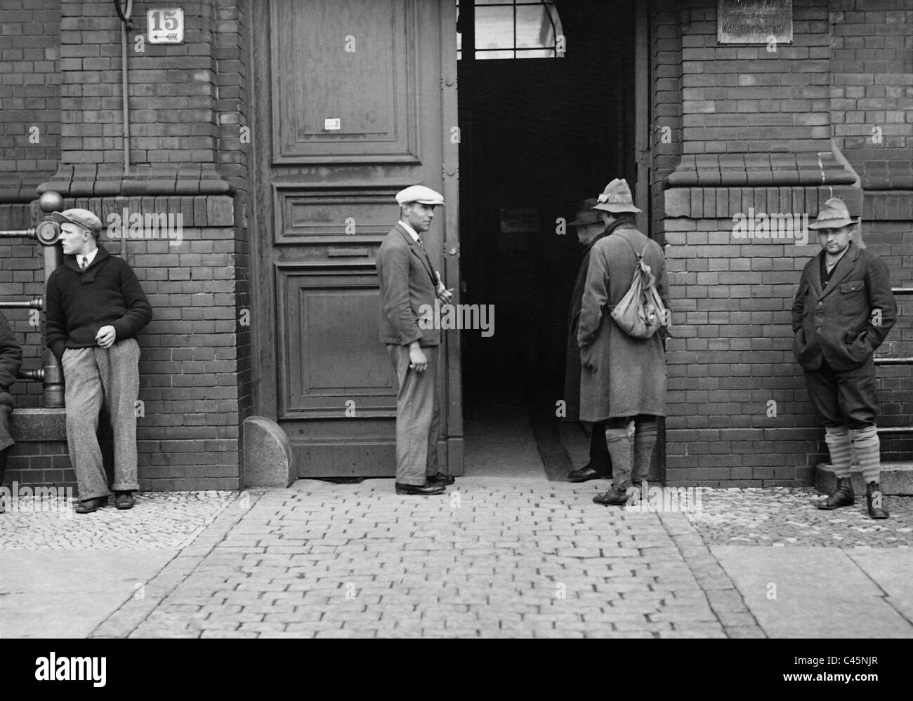 Homeless great depression hi-res stock photography and images - Alamy