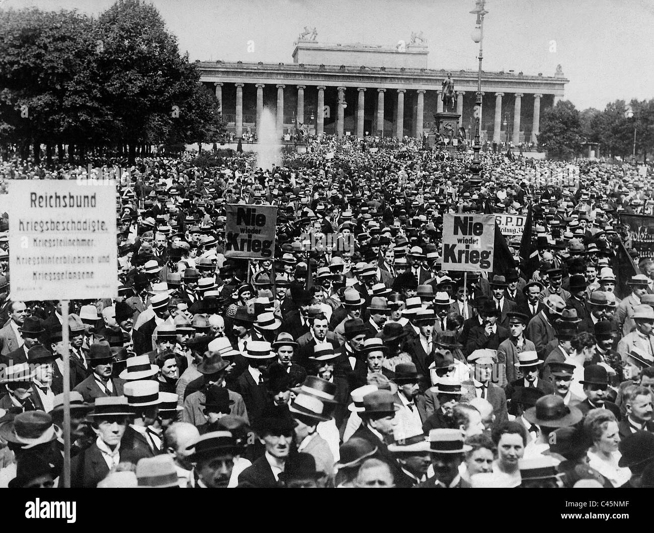 Anti-war demonstration in Berlin, 1921 Stock Photo - Alamy