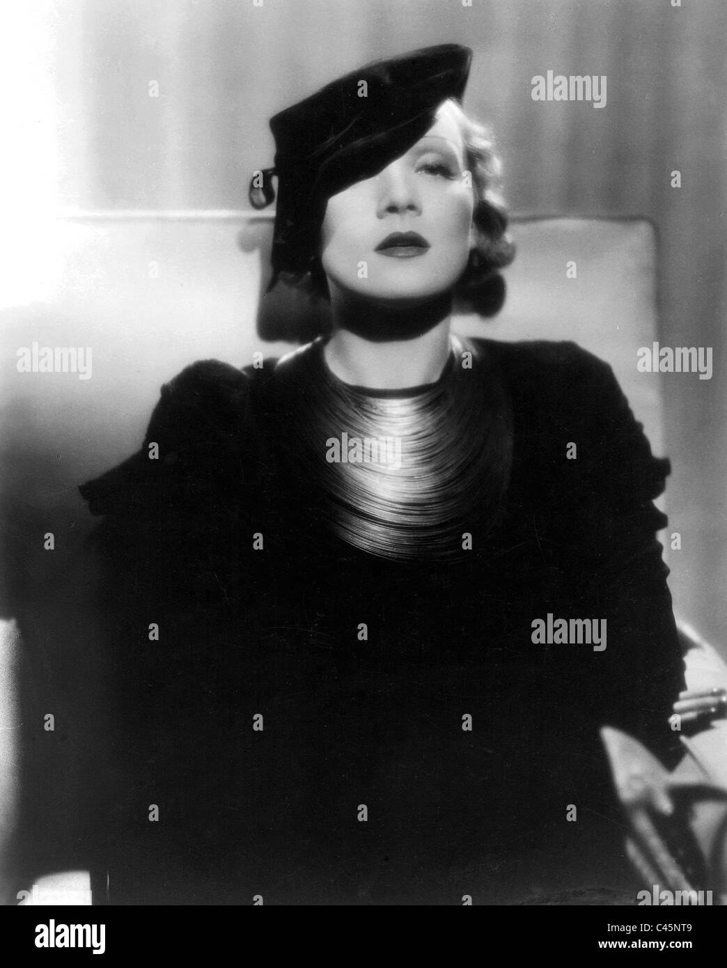 Marlene dietrich german american actress Black and White Stock Photos ...