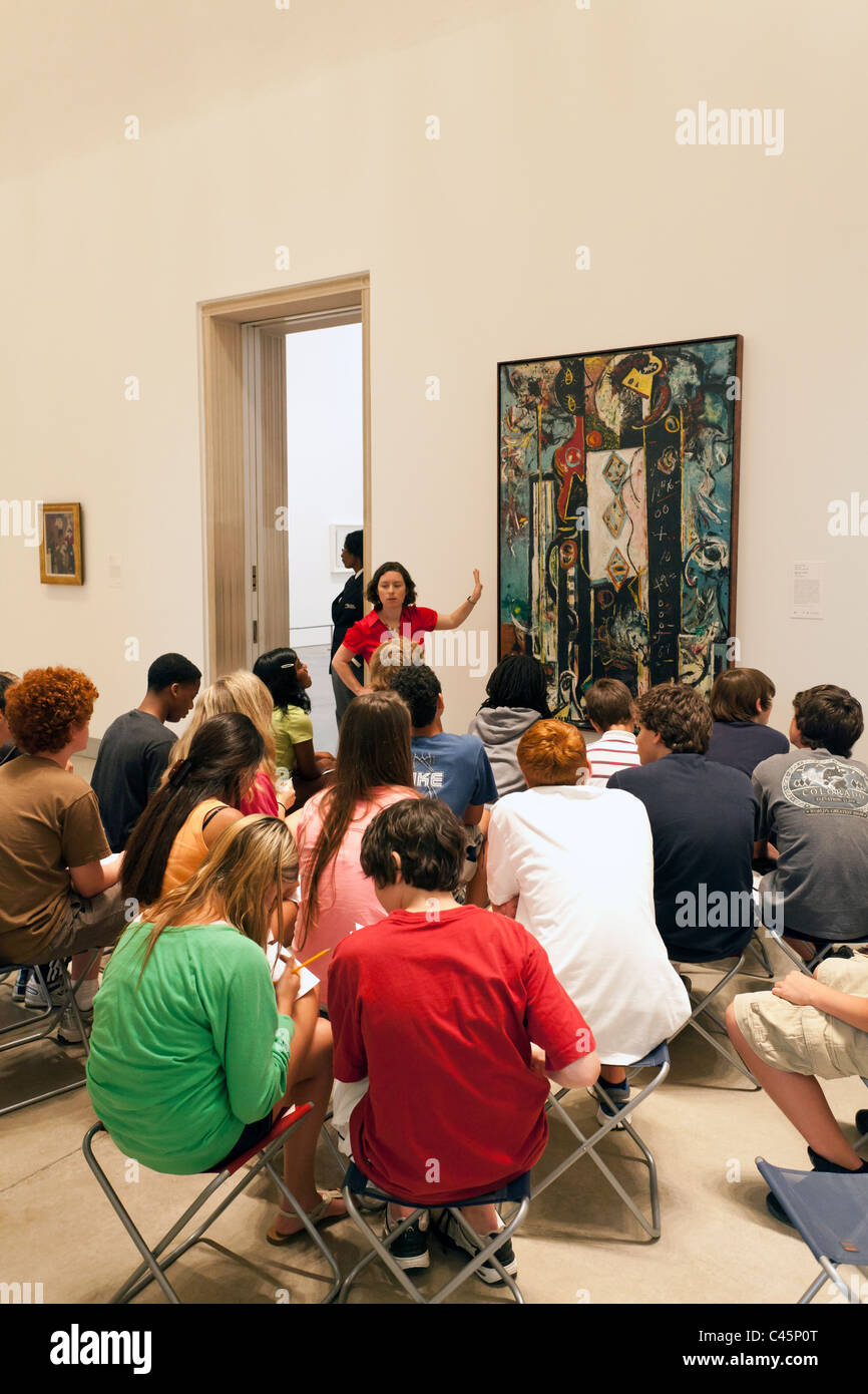 Male museum tour guide hi-res stock photography and images - Alamy