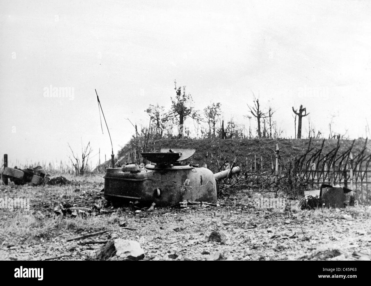 Sherman tank 1945 hi-res stock photography and images - Alamy