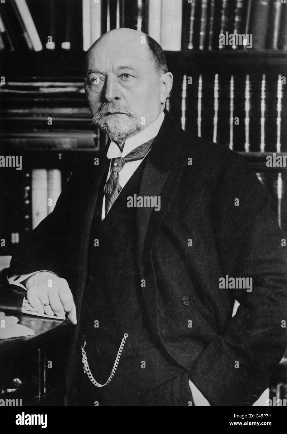 Emil von Behring in his study, 1914 Stock Photo - Alamy
