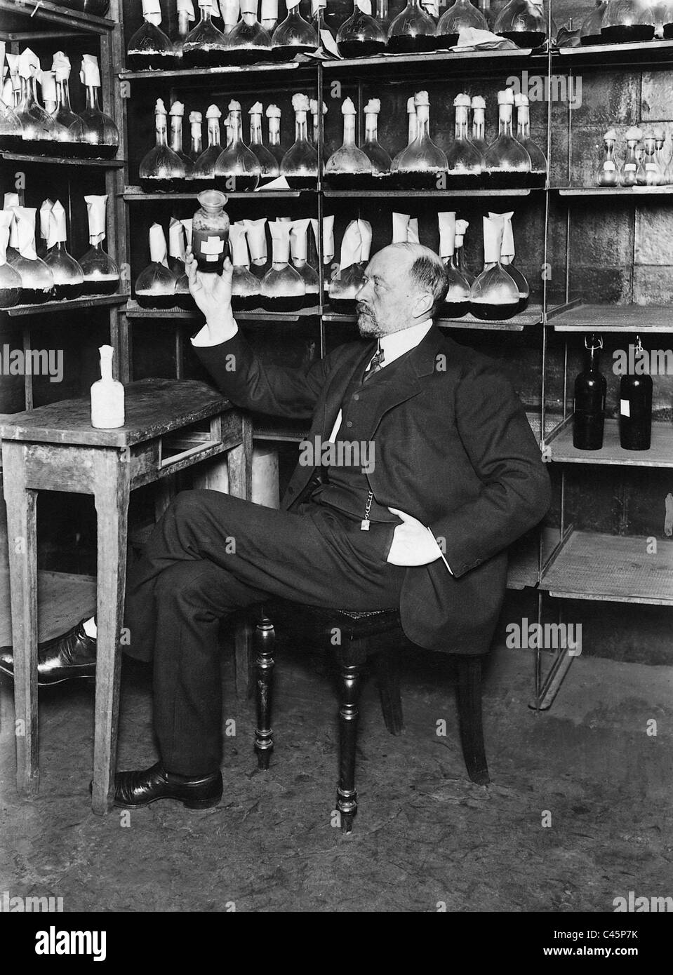 Emil von Behring in his laboratory Stock Photo - Alamy